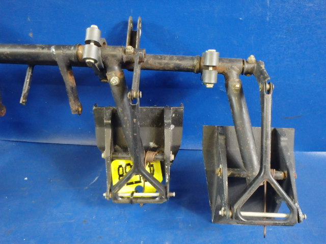 Cessna SET BRAKE AND RUDDER PEDALS (INBOARD BEARINGS BROKEN - SEE PHOTOS)